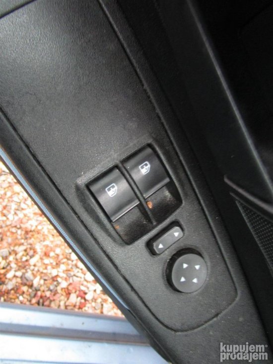 Fiat Grande Punto tasteri podizača - KupujemProdajem