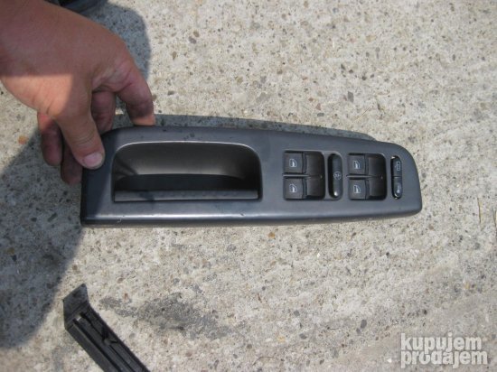 Prekidaci podizaca stakala sa kucistem za Saran - KupujemProdajem