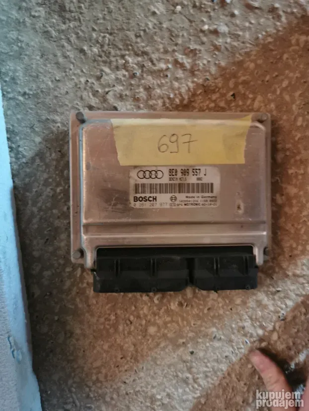 Motorni računar AUDI A4 A6 2.0 ALT 8E0909557J - KupujemProdajem