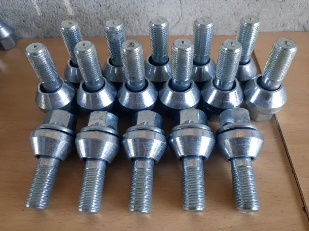 Plivajuci srafovi za razlicit razmak rupa felne sva vozila ...