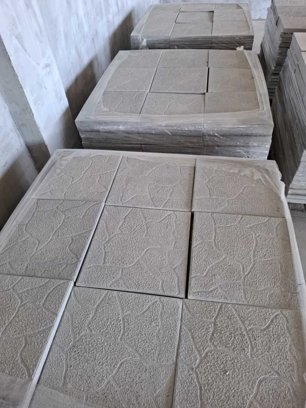 Reljefna ploca 30x30x3cm za pesacke staze,terase - KupujemProdajem