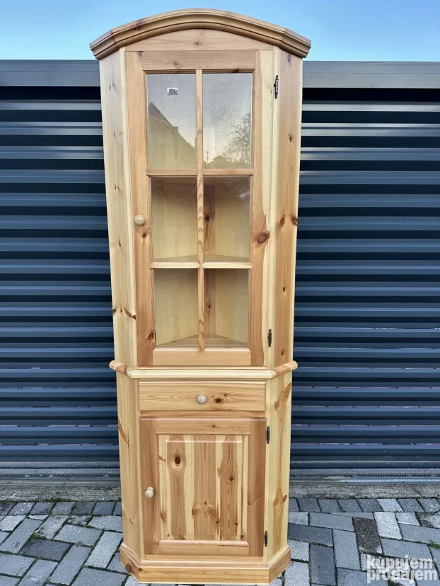 Drvena vitrina ugaona - KupujemProdajem