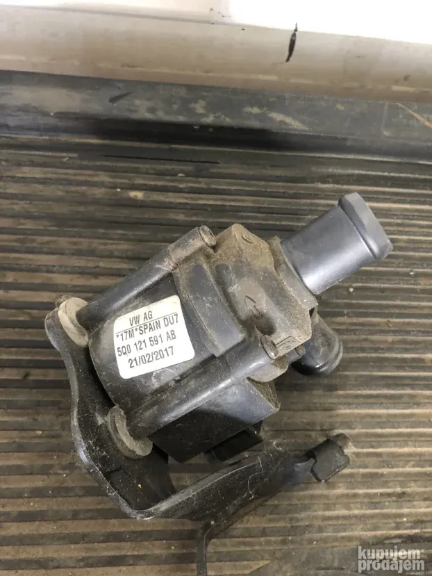 Audi / Vw pomocna pumpa za vodu / 5Q0 121 591 AB - KupujemProdajem