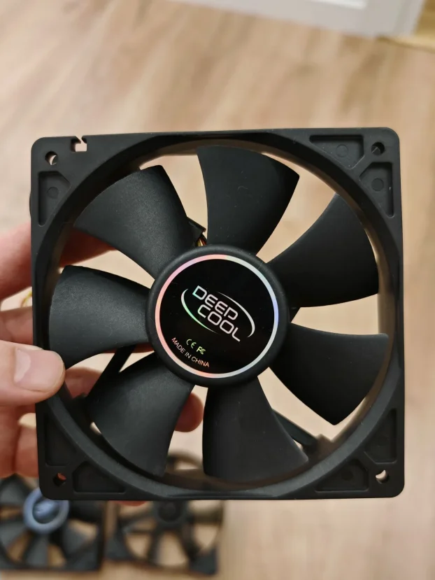 Kuler cena je za sva tri kulera - KupujemProdajem