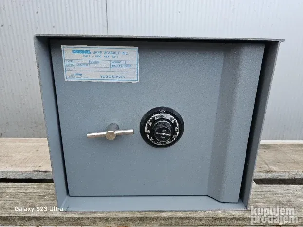 Ugradni sef kasa Original safe&vault inc na sifru nekoristen ...