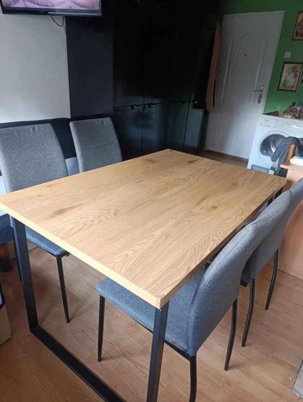 Sto + 4 stolice - KupujemProdajem