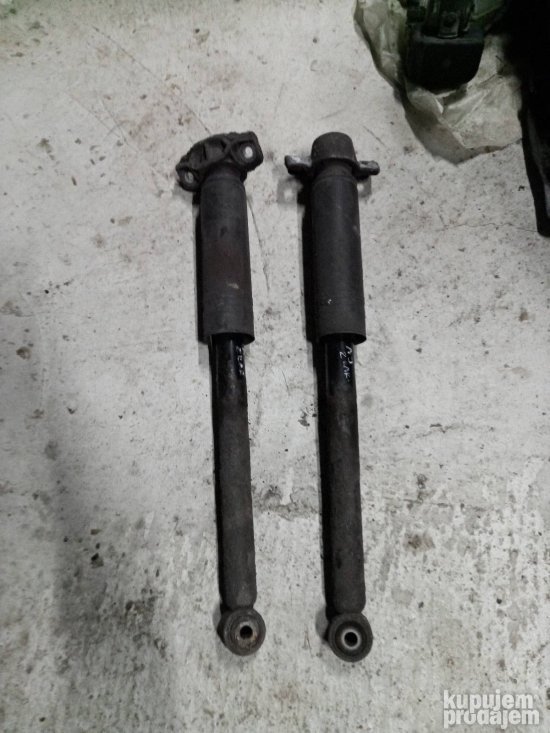 Zadnji amortizeri Opel Astra J - KupujemProdajem