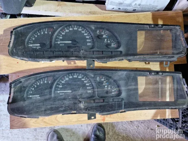 Instrument tabla km sat Opel Vectra B - KupujemProdajem