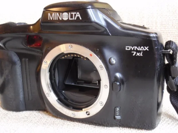 MINOLTA 7Xi telo aparata - KupujemProdajem