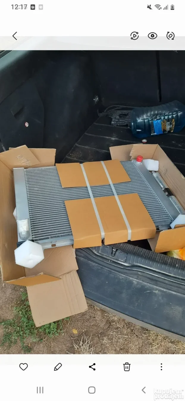 Hladnjak motora Reno Kangu - KupujemProdajem