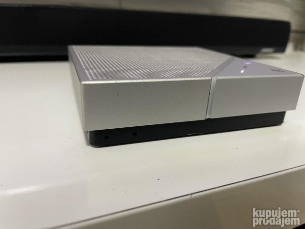 Polycom VoxBox Bluetooth/USB Speakerphone - KupujemProdajem