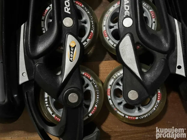 Roleri Rollerblade velicina 42,5 - KupujemProdajem
