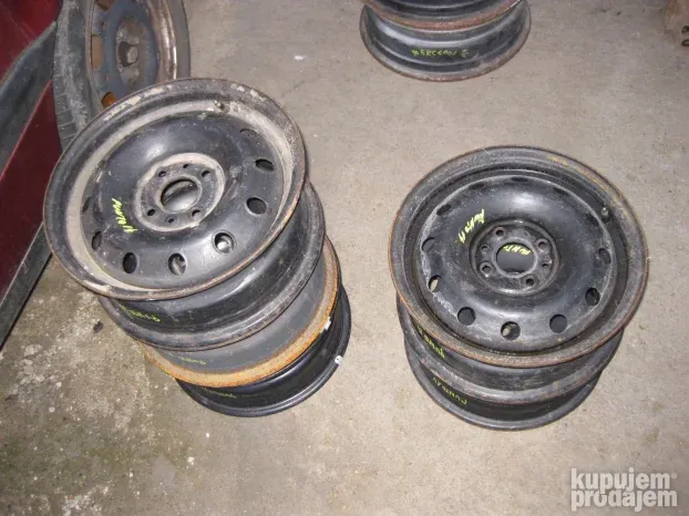 Punto felne celicne 14 ce polovne ispravne originalne - KupujemProdajem