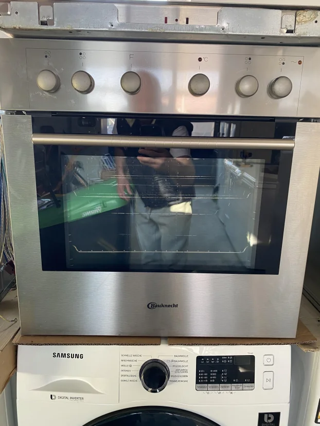 Sporet sa ravnom pločom Bauknecht - KupujemProdajem