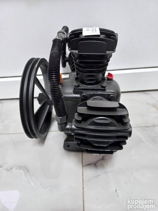 Kompresorska glava za bocu do 250 litara sa tri klipa - KupujemProdajem