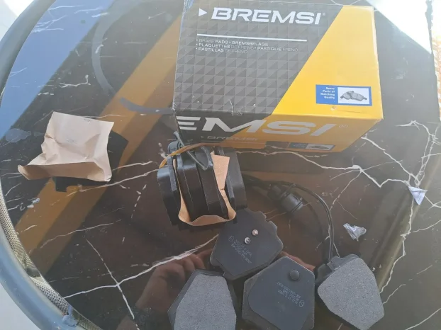 Prednje plocice Audi A8 D3 BREMSI - KupujemProdajem