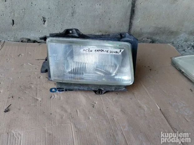Peugeot Expert Scudo desni far od1994 - KupujemProdajem