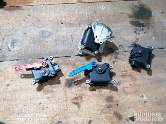 Motorici klapne kabine pasat b5.5 - KupujemProdajem