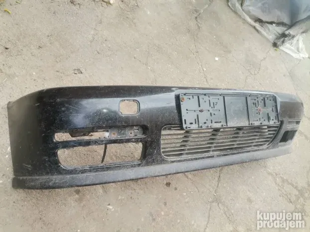 vw polo prednji branik od 94-2000 - KupujemProdajem