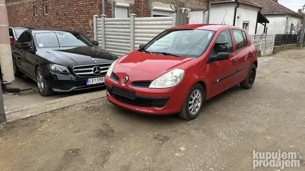 Clio 3 Polovni Delovi 1.2 Benz - KupujemProdajem