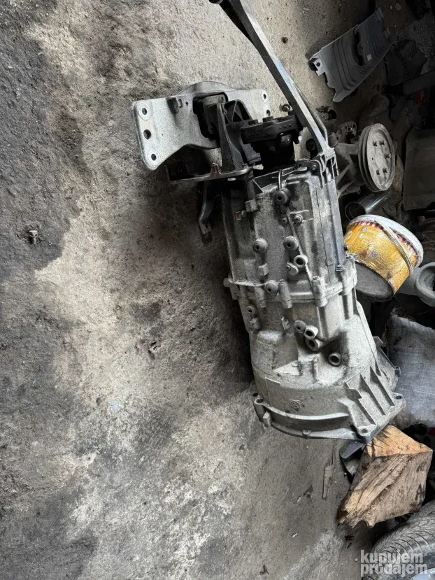 bmw e60 e61 e90 manuelni menjac 6 brzine - KupujemProdajem