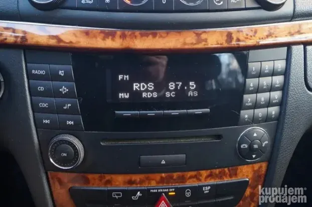 E klasa w211 Radio / CD - KupujemProdajem
