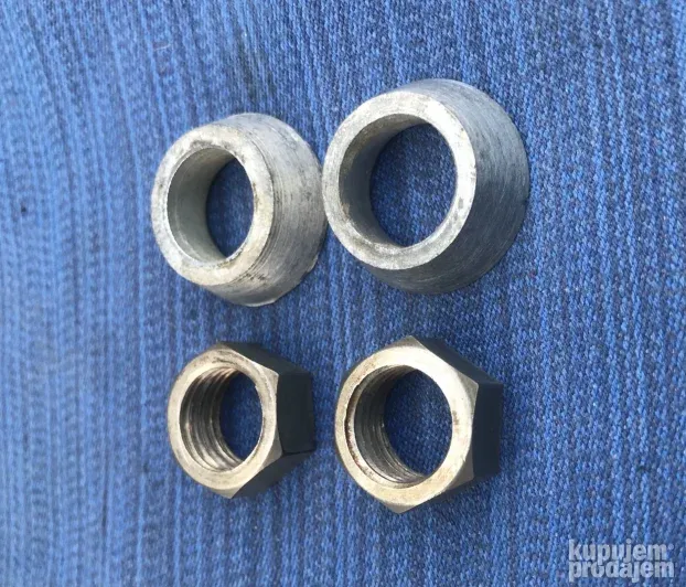 Spoljne matice mehanizma brisaca za Ficu stari tip - KupujemProdajem