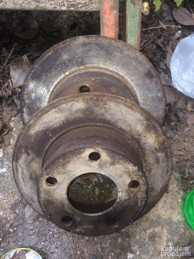 zadnji diskovi za passat B5.5-original od stranca kao novi ...