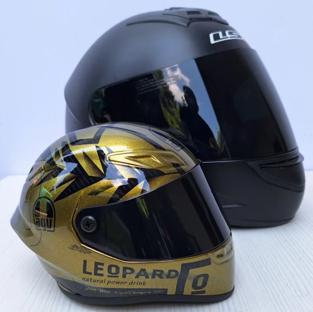 Ukrasne mini makete MOTO GP kacige kod 7 - KupujemProdajem