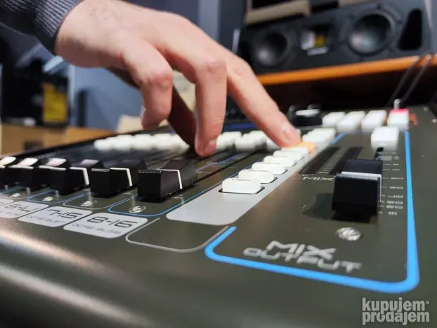 AKCIJA! Studiomaster Digitrack 18 - Digital mixing console - KupujemProdajem