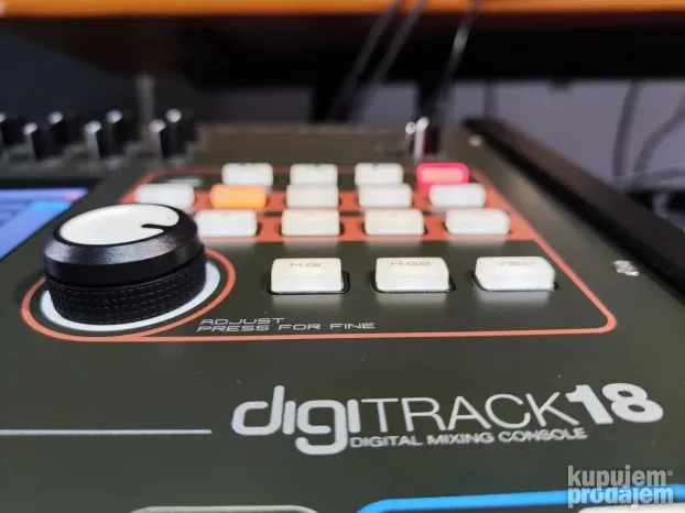AKCIJA! Studiomaster Digitrack 18 - Digital mixing console - KupujemProdajem