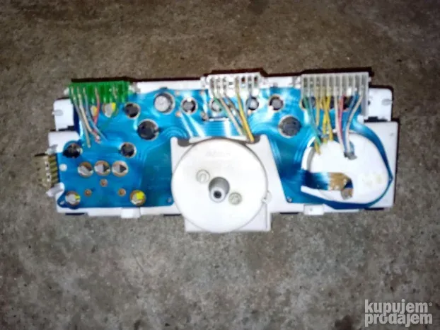 Km sat instrument tabla Peugeot 205 - KupujemProdajem