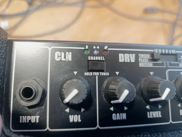 Nux Mighty15 M15 DFX pojačalo 15W sa efektima kao novo - KupujemProdajem