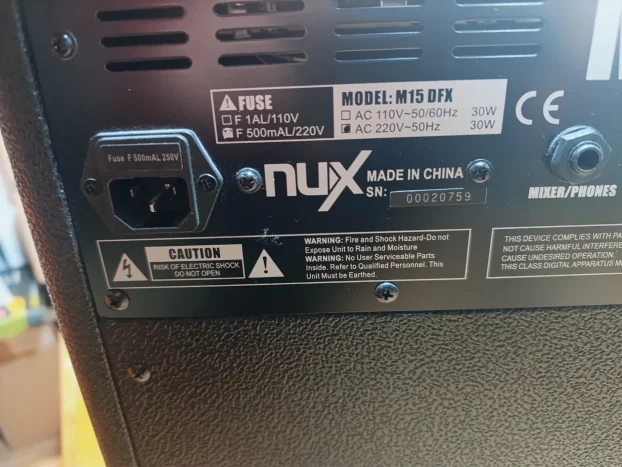 Nux Mighty15 M15 DFX pojačalo 15W sa efektima kao novo - KupujemProdajem
