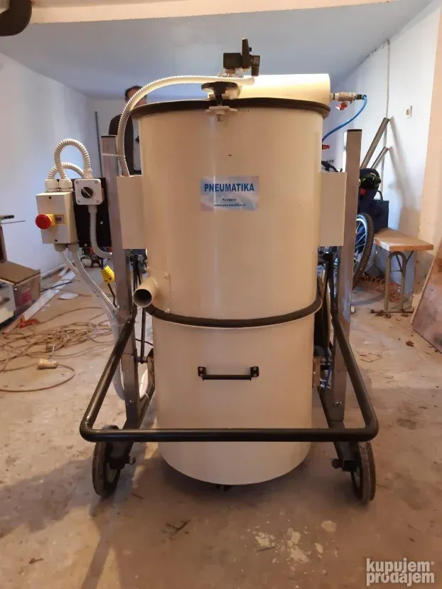 Industrijski usisivac - 4 kW sa sopstvenim kompresorom - KupujemProdajem