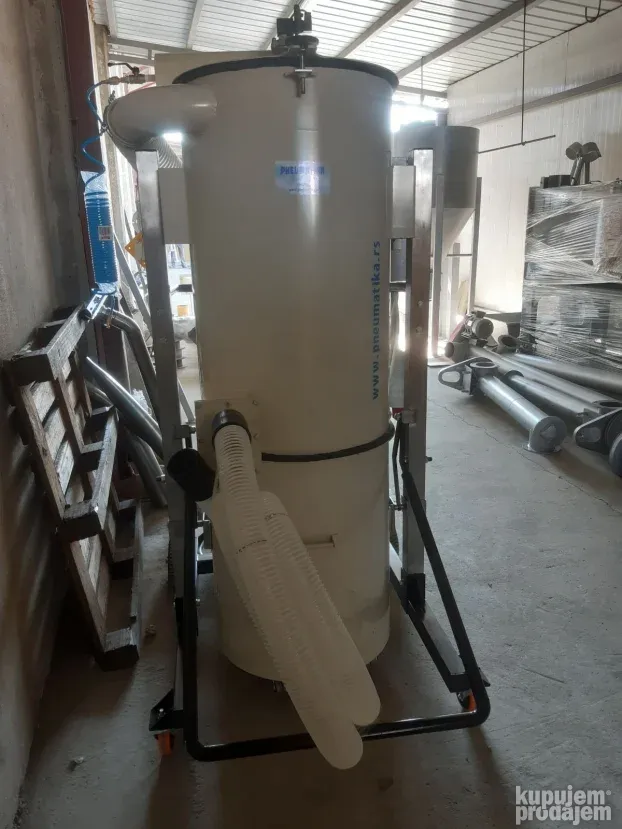 Industrijski usisivac - 4 kW sa sopstvenim kompresorom - KupujemProdajem