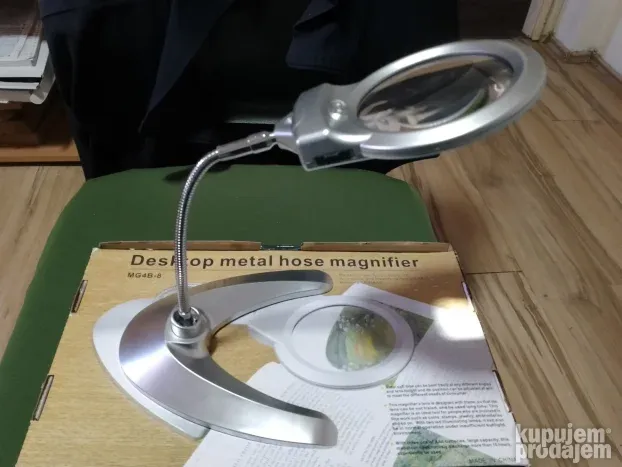 Stona lupa Sa savitljivim nosačem. - KupujemProdajem