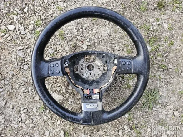 Volan GT sa komandama i F1 šalterima za Golf 5 - KupujemProdajem