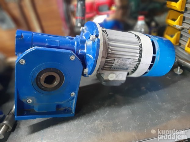 Reduktori 1,5 kw 23 o/min sa kocnicom - KupujemProdajem