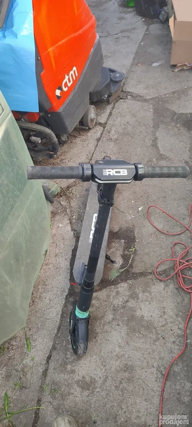 elektricni trotinet rcb r13 - KupujemProdajem