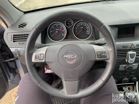 Opel astra H airbag u volanu - KupujemProdajem