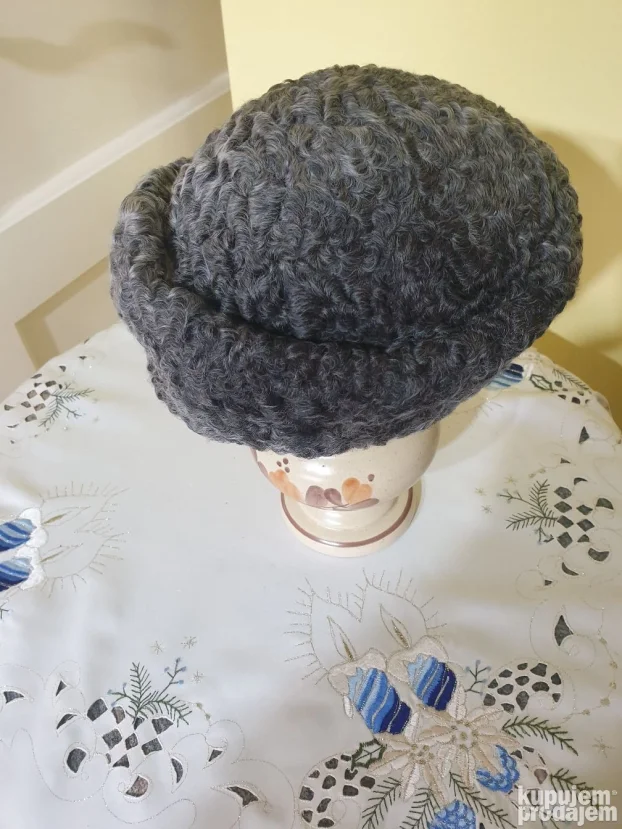 Ženska šubara - KupujemProdajem