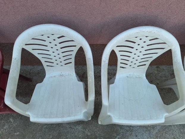 Pvc bastenske stolice 18 kom - KupujemProdajem