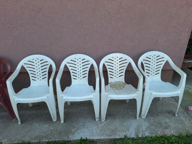 Pvc bastenske stolice 18 kom - KupujemProdajem