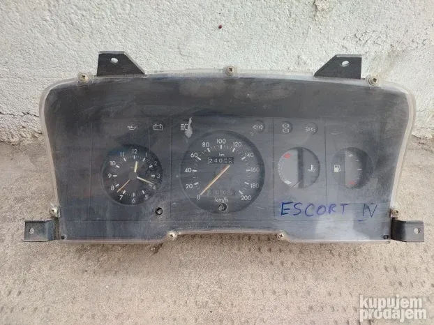 Instrument tabla Ford Escort Mk4 kilometar km sat Eskort - KupujemProdajem