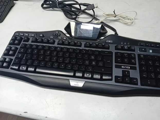 Logitech G19 Programmable Gaming Keyboard with Color Display ...