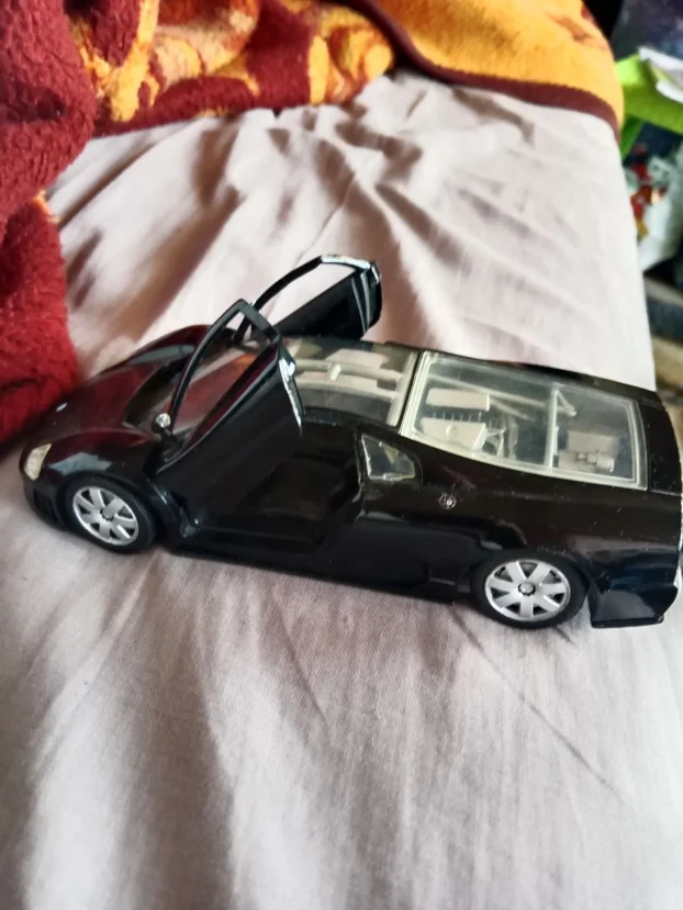 Wolcvagen u celosti Metalni Auto 1:24 s podizanjem vrata! - KupujemProdajem