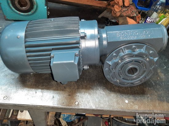 Reduktor 3 kw 140 o/min - KupujemProdajem