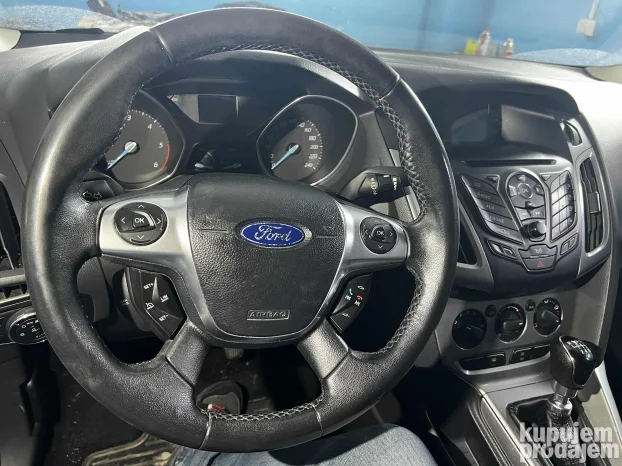 Ford Focus mk3 11- volan - KupujemProdajem