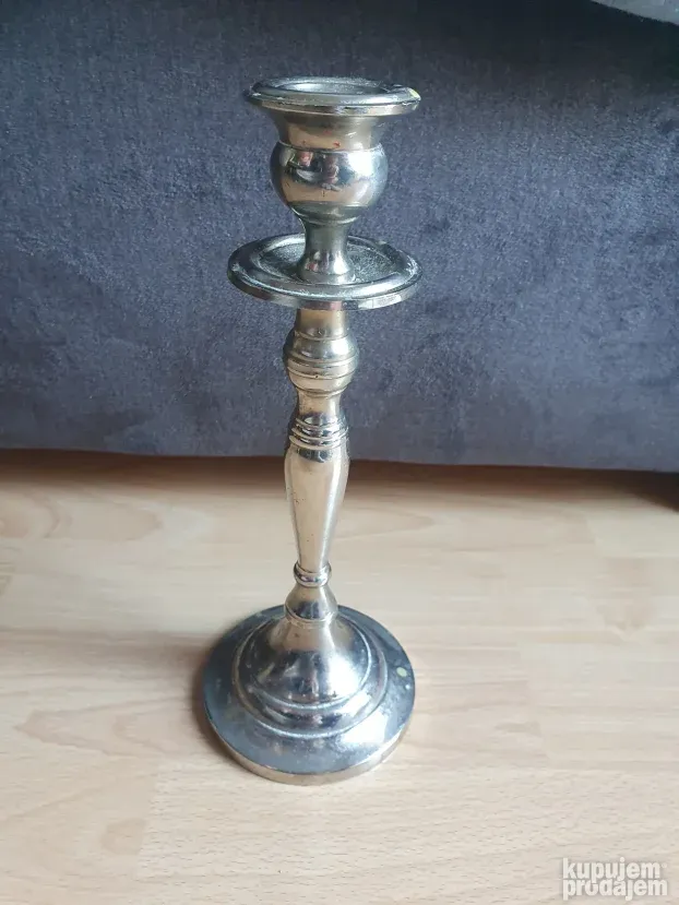 Stari svecnjak 3 - KupujemProdajem